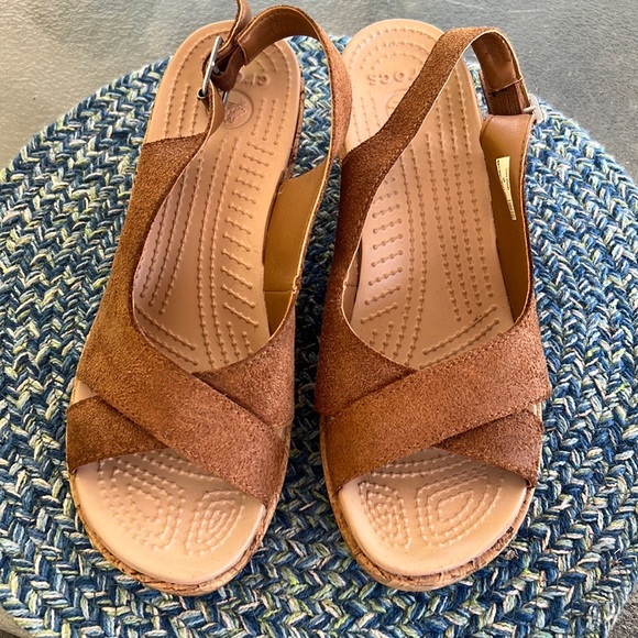 CROCS | Shoes | Crocs Tanbrown Leather Wedges Size 8 | Poshmark